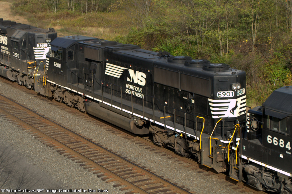 NS SD60E 6901 trails on 37A